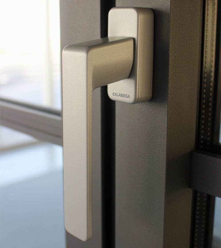 Aluminium window and door handles | Iconic