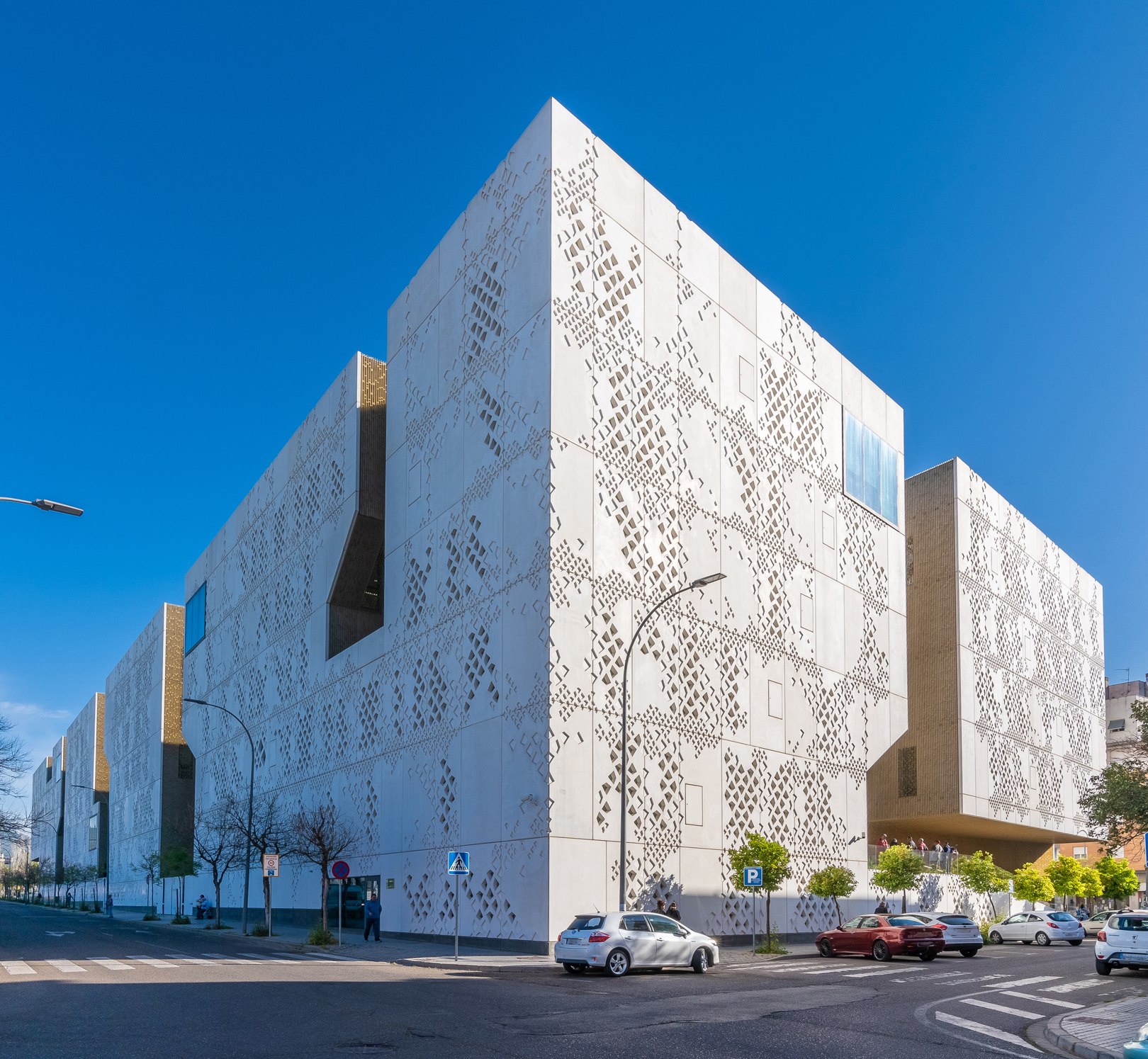 Aluminium bespoke facades | Exlabesa